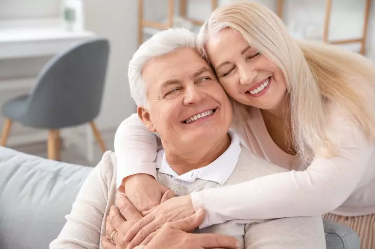 Pareja feliz en la jubilación