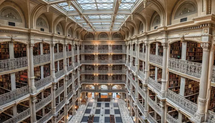 George Peabody Library vid Johns Hopkins University