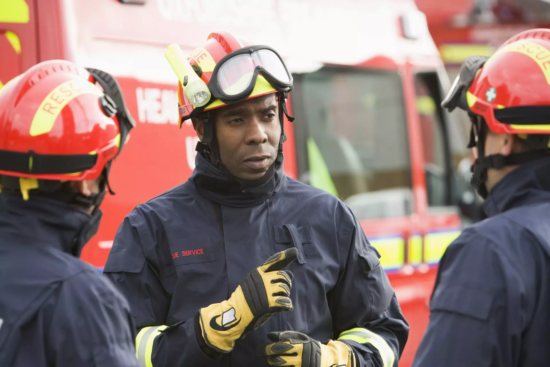 Quanto dinheiro os bombeiros ganham em cada estado