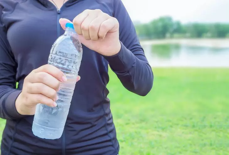 In Flaschen abgefülltes Wasser