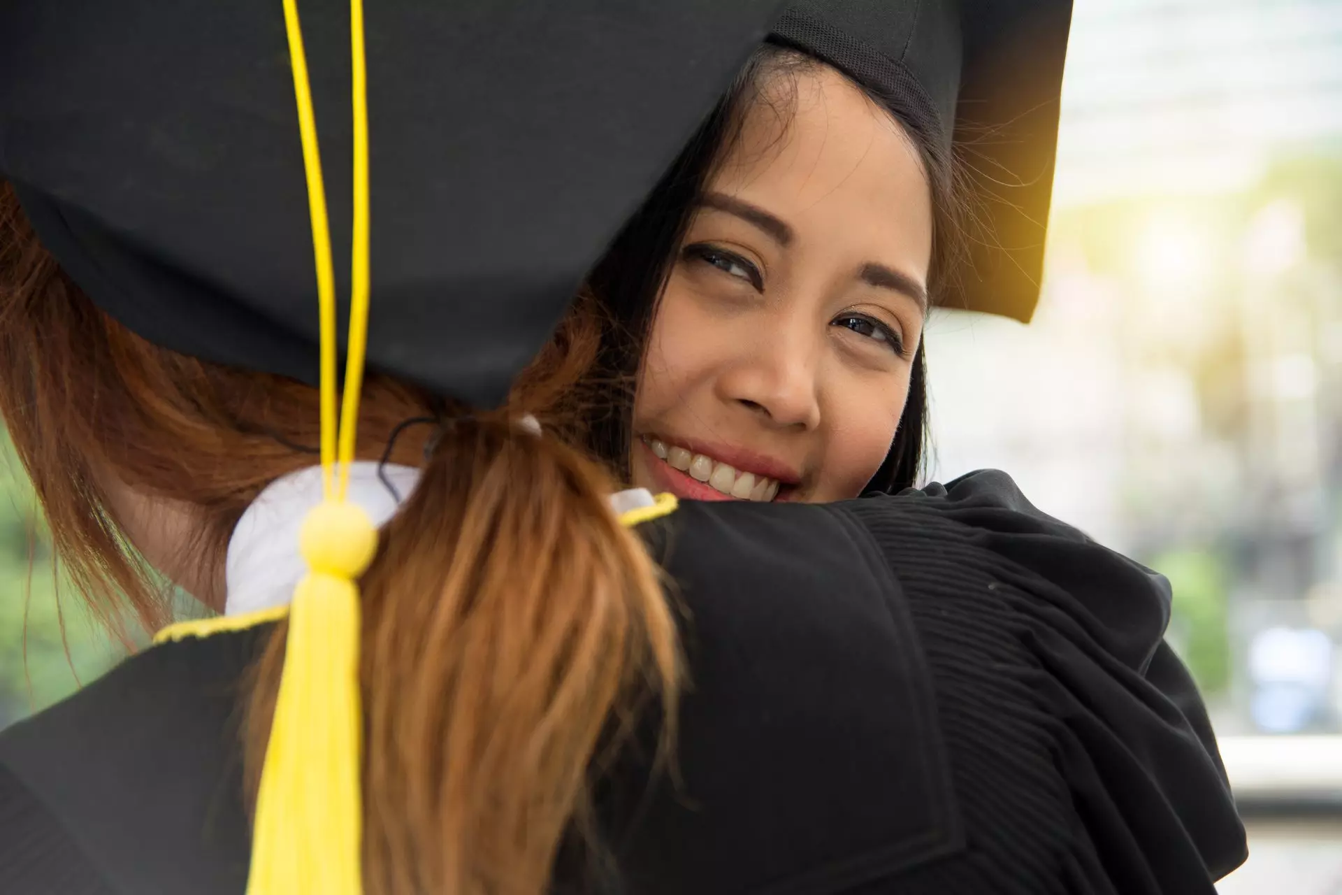 8 Petua Kewangan Teratas Kami untuk Graduan Sekolah Menengah