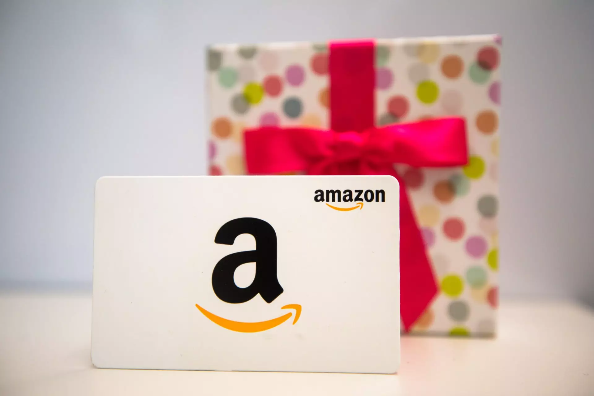 8 Auala e Maua ai Amazon Gift Cards mo le Sa'olotoga