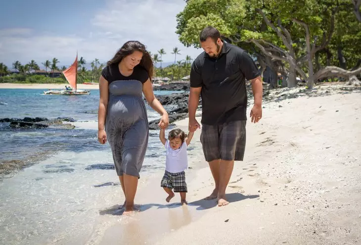 Hawaii gənc valideynlər körpələrinə hamilə qalmağı öyrədirlər