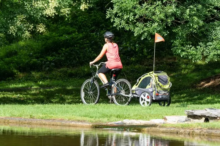 Kvinna på cykel i Pennsylvania