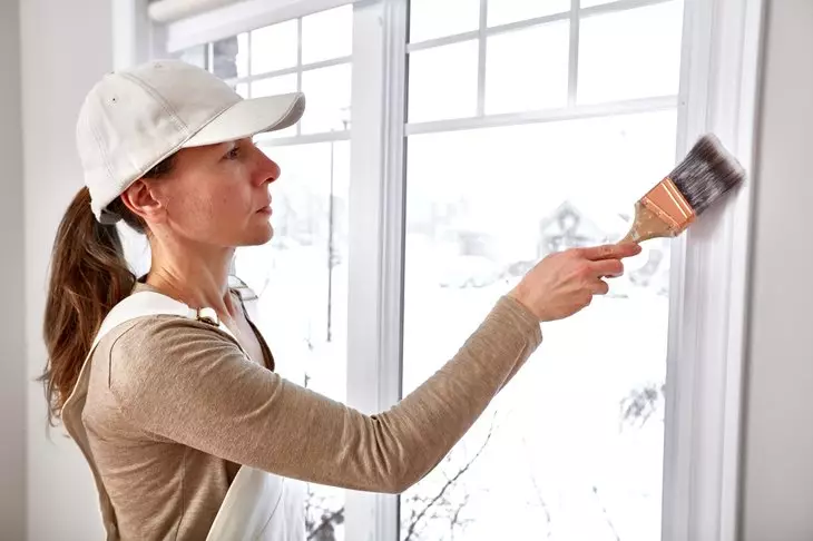 Embellecedor de pintura de mujer