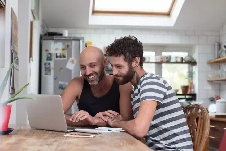 Koup masisi lè l sèvi avèk yon laptop