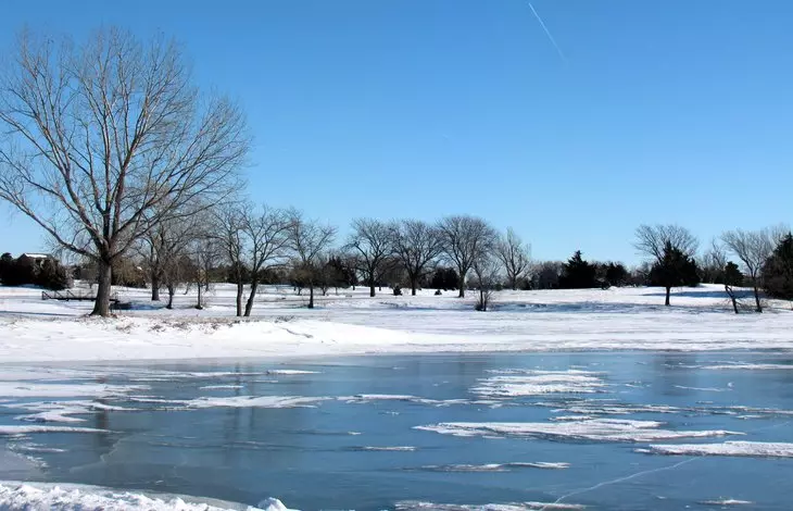 Tasik beku di Hastings, Nebraska