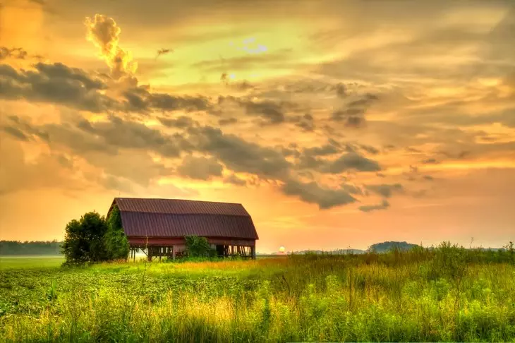 Sunset liwat farm Nebraska