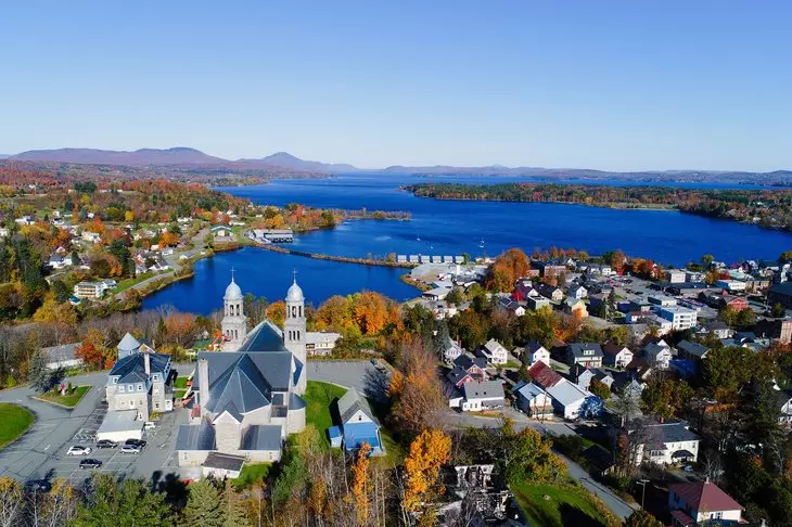 បឹង Memphremagog នៅ Newport រដ្ឋ Vermont