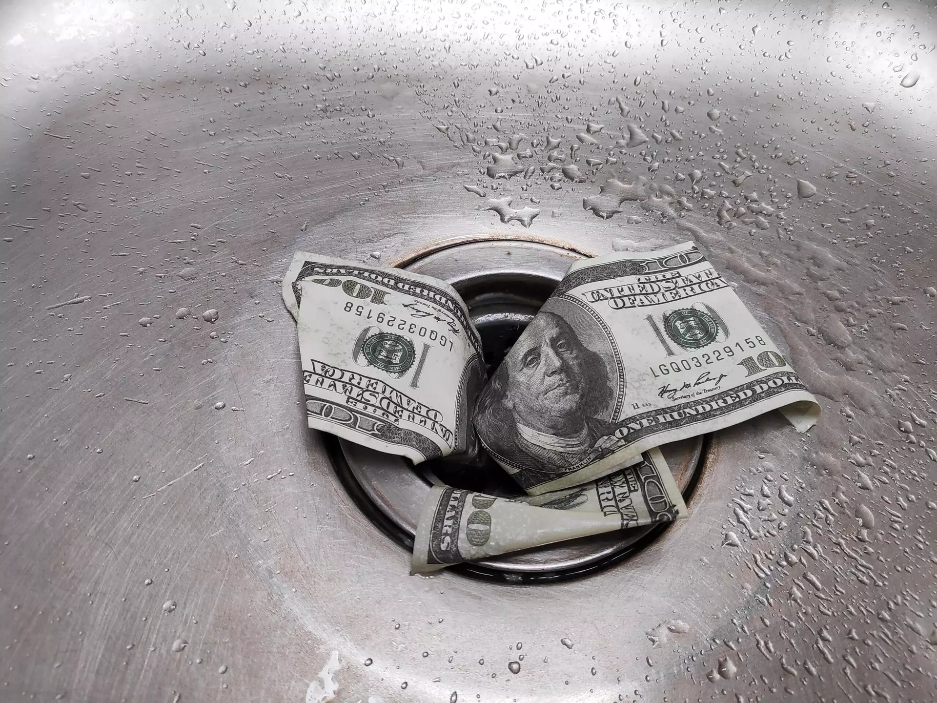 7 dumme Wege, wie Sie täglich Geld verschwenden