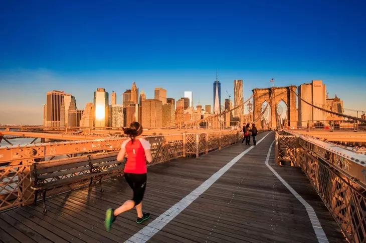 Niu Ioka va'aia mai Brooklyn Bridge.