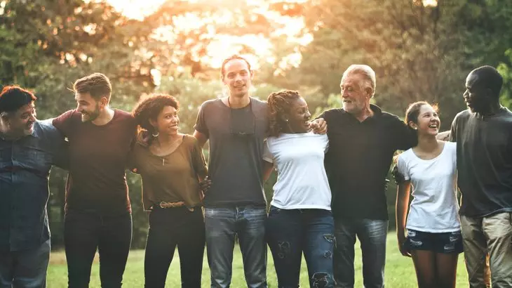 diverses personnes au parc