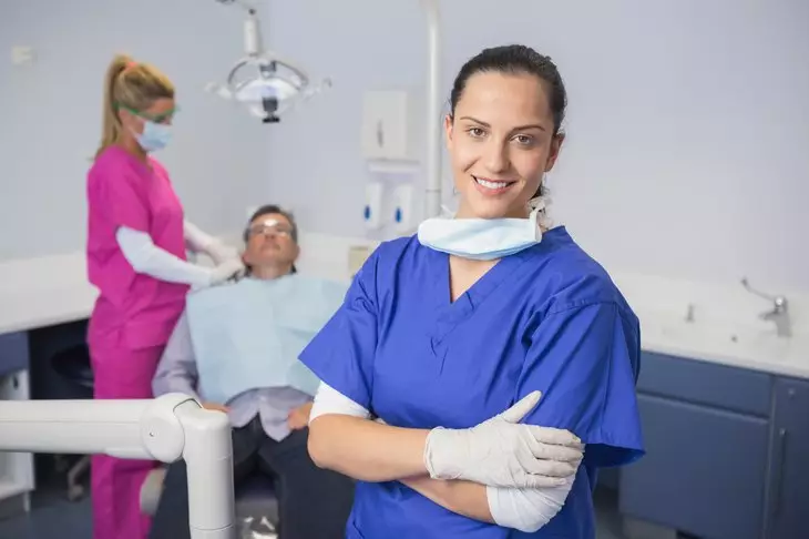 7 maneres d'obtenir un treball dental barat o gratuït per a gent gran a Medicare 72_7