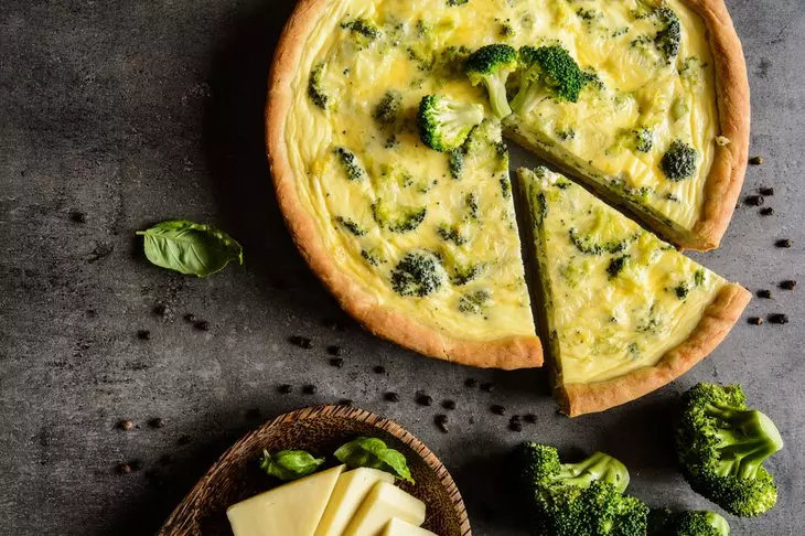 Quiche gyda brocoli